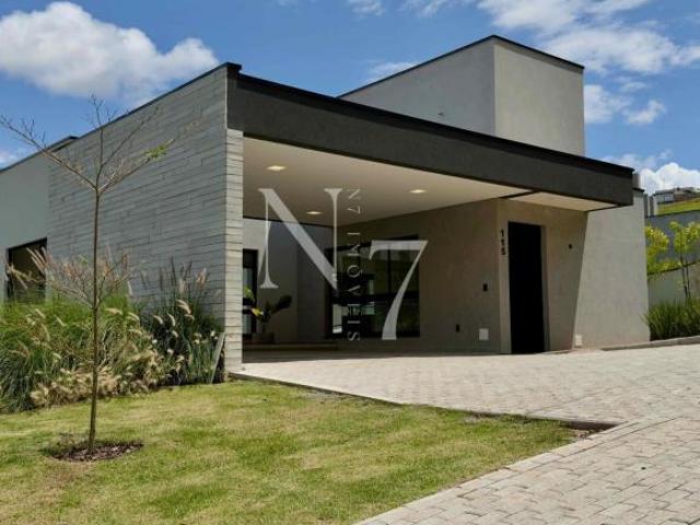 Casa Térrea Nova com 3 Suítes, Piscina e Gourmet em Condomínio Fechado