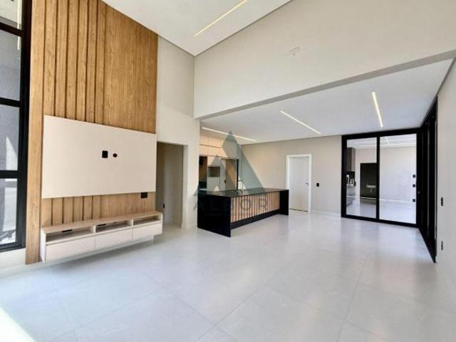 Casa com 3 suítes com closet à venda, 236 m² por R$ 1.550.000 Condomínio Portal dos Pinheiros It