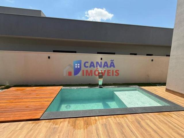 Casa com 3 suites, condomínio ARTS Piscina aquecida