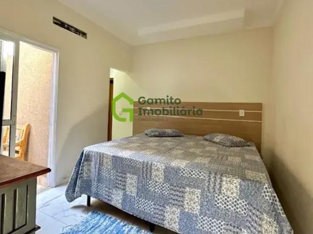 Casa com 3 suítes e amplo quintal