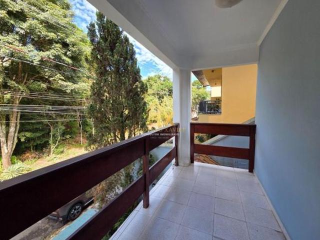 Casa com 3 suítes e edícula no Santa Angela