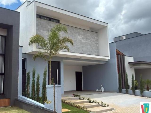CASA COM 3 SUÍTES E PISCINA NO CONDOMÍNIO CAMPOS DE MEDEIROS!