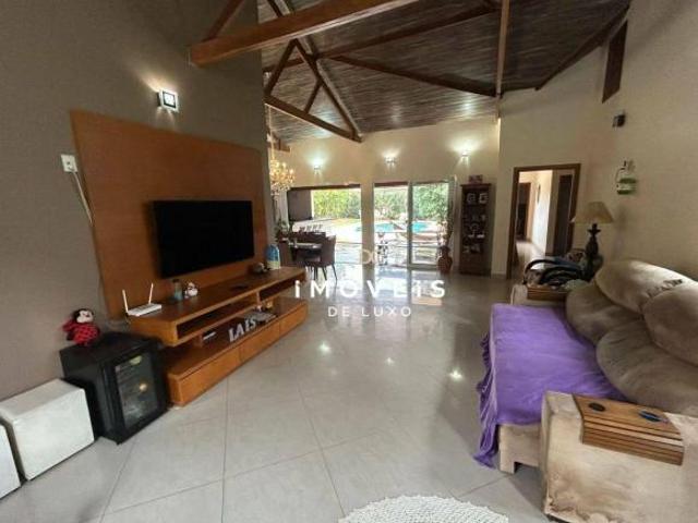 Casa com 3 suítes e piscina no Condomínio Residencial Primavera, Salto/Sp