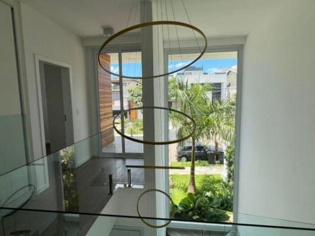 Casa com 3 suítes e piscina no Portal Horizonte, Bragança