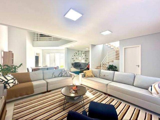 OPORTUNIDADE Casa com 3 Suítes e Vista para o Pôr do Sol no Condomínio Clube em Vinhedo SP