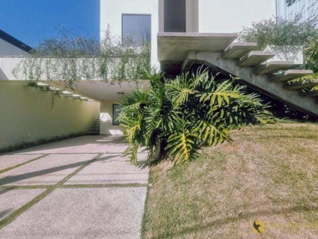 Casa com 3 Suítes e 1 dormitório recersívels à venda, 276 m² por R$ 1.650.000 Condomínio Residenci