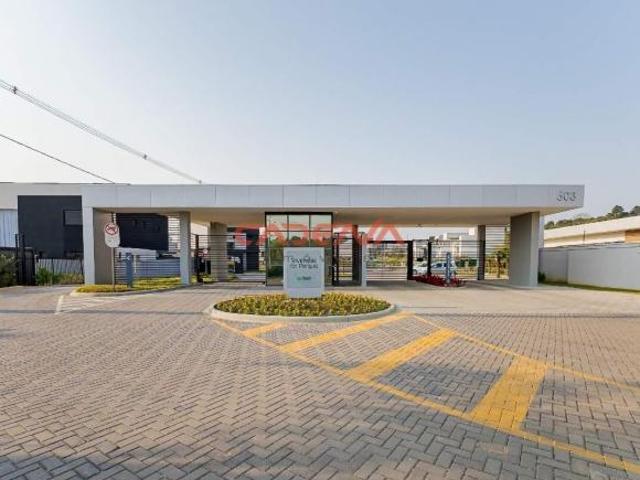 Casa com 3 suítes e 2 vagas à venda no Santa Cândida