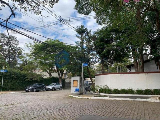 CASA COM 3 SUÍTES E 2 VAGAS DE GARAGEM NO BROOKLIN!