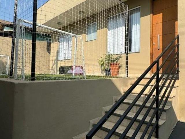 Casa com 3 suítes e 4 vagas Braúnas