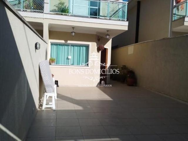Casa com 3 suítes e 4 vagas em bolsão residencial no Jardim da Glória ao lado da Granja Viana