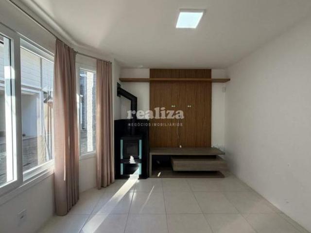 CASA COM 3 SUÍTES EM CANELA