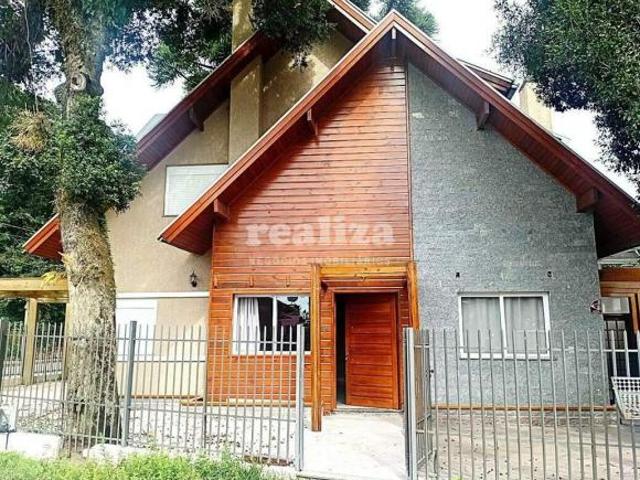 CASA COM 3 SUÍTES EM CANELA