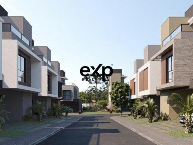 Casa triplex com 3 suítes em condomínio no Bacacheri