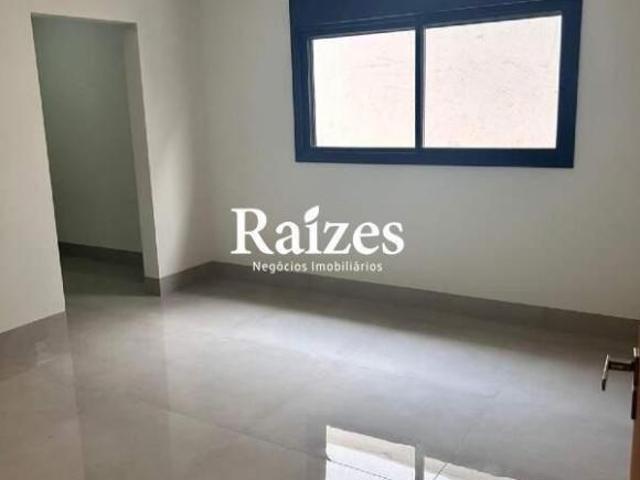 Casa com 3 suítes em condomínio fechado na Zona Sul
