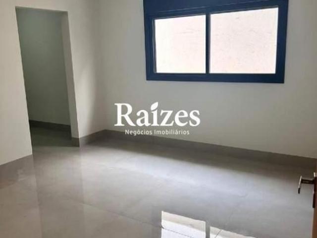 Casa com 3 suítes em condomínio fechado na Zona Sul