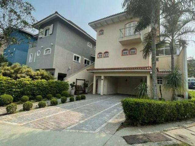 Casa com 3 suites, excelente localização na Granja Viana, condomínio exclusivo! 200 m² por R$ 1.600