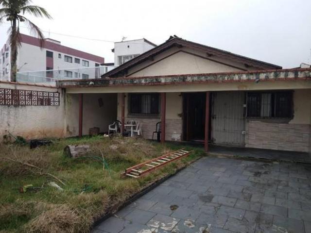 CASA COM 3 SUÍTES FRENTE MAR NA PRAIA GRANDE!