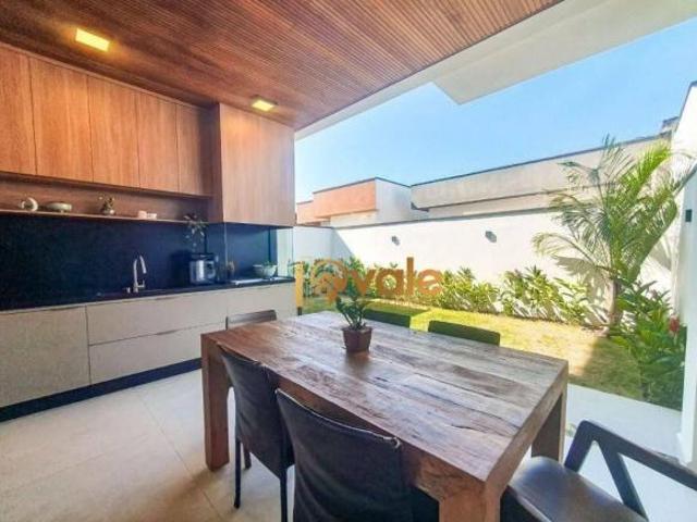 Casa com 3 SUITES mais escritório a venda 205 m² Jacareí/SP í
