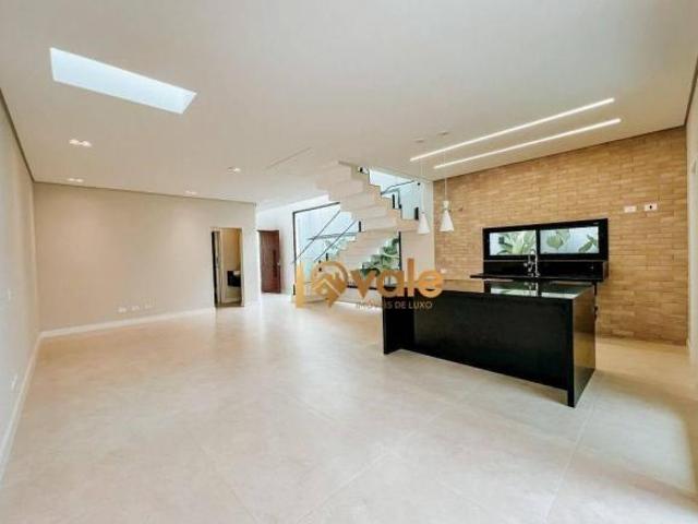 Casa com 3 SUITES mais escritório a venda 205 m² Jacareí/SP í