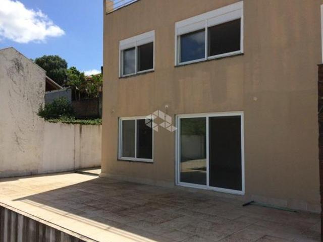 Casa com 3 suítes no Cantegril! Ótima oportunidade para morar com espaço e tranquilidade!