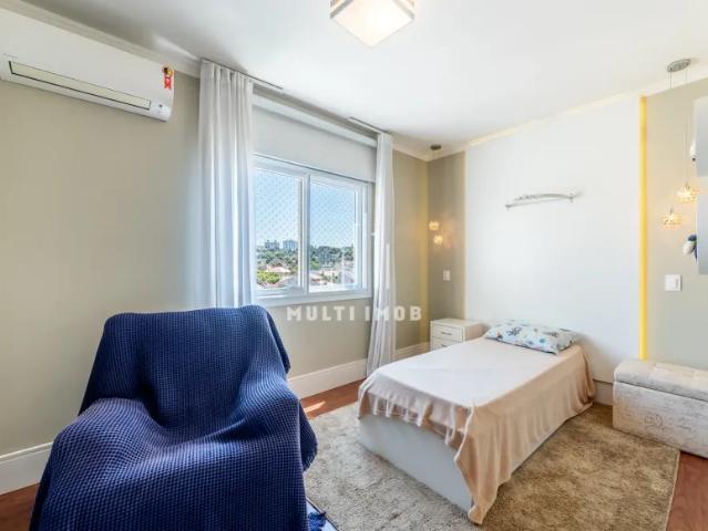 Casa com 3 suítes no Chácara das Pedras