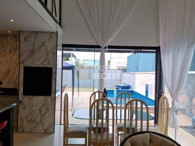 Casa com 3 suítes no Condomínio Bosque Manacas em Jacareí