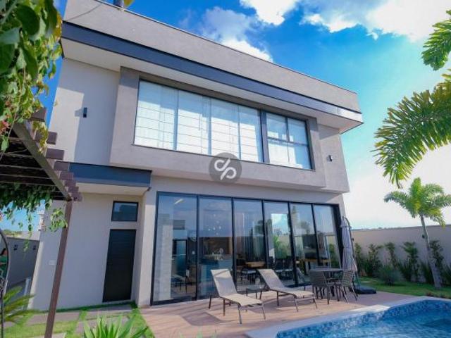 Casa com 3 suites no condominio Fazenda Santa.