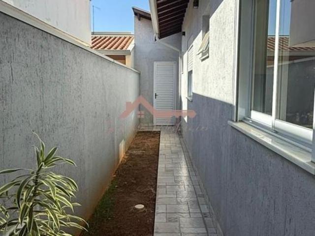 Casa com 3 suítes no Condomínio Jardim de Mônaco por apenas 880mil