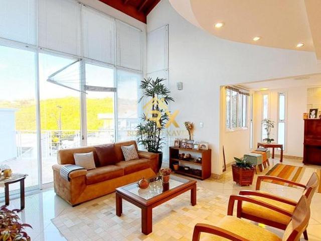 Casa com 3 suítes no Jardim Europa em Poços de Caldas