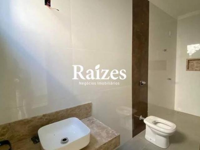 Casa com 3 suítes no Novo Mundo