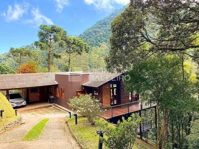 Casa com 3 suítes no Portal da Mantiqueira