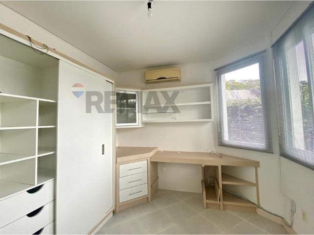 Casa com 3 Suítes para alugar em Jurerê