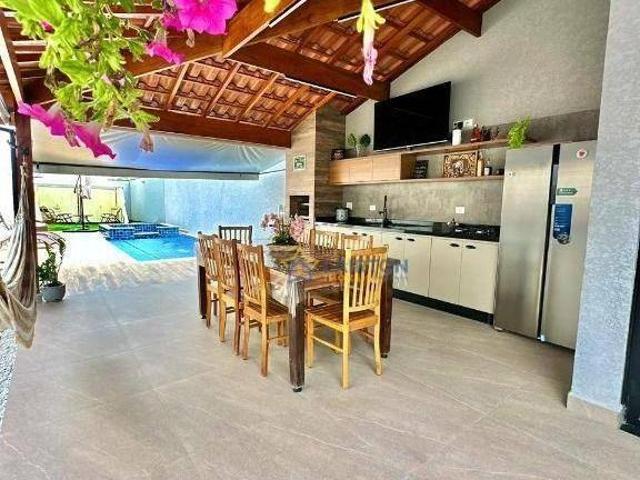 Casa com 3 Suítes, Piscina Aquecida e Área Gourmet à Venda em Atibaia