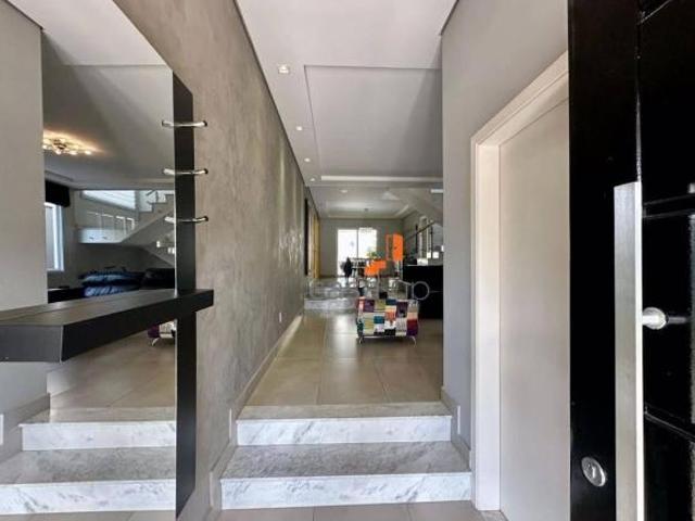 Casa com 3 suítes, piscina aquecida e sauna à venda no Condomínio Recanto dos Paturis em Vinhedo SP