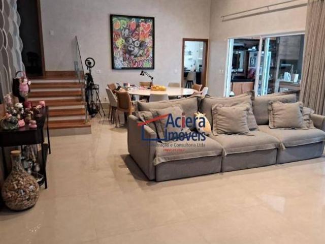 Casa com 3 Suítes, Piscina e Varanda Gourmet, 303 m² venda ou aluguel Alphaville Granja Viana
