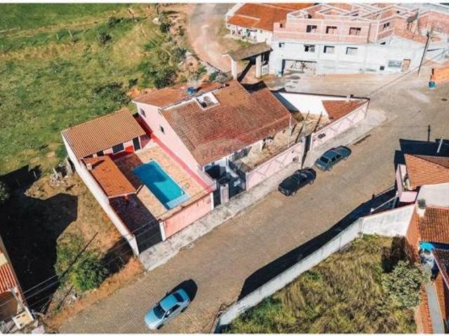Casa com 3 suítes, Pouso Alegre, Piracaia, SP