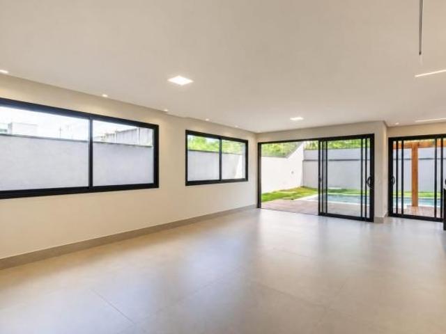 Casa com 3 suítes, quintal, piscina, Segurança, lazer completo e Próximo a UNICAMP à venda, 192 m²