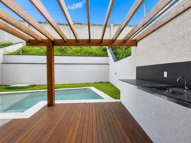 Casa com 3 suítes, quintal, piscina, Segurança, lazer completo e Próximo a UNICAMP à venda, 192 m²