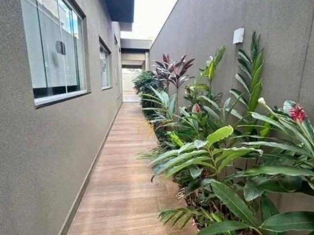 casa com 3 suítes, sendo 1 master