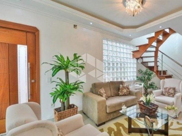 CASA COM TERRAÇO NA VILA ASSUNÇÃO ZONA SUL PORTO ALEGRE