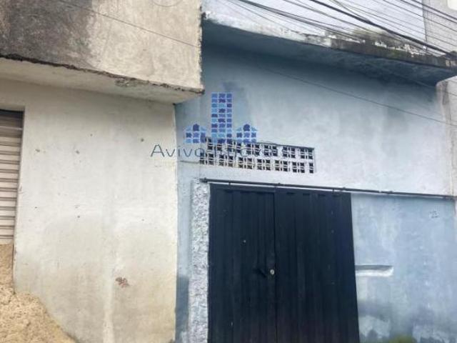Casa com terraço bairro Madre Gertrudes