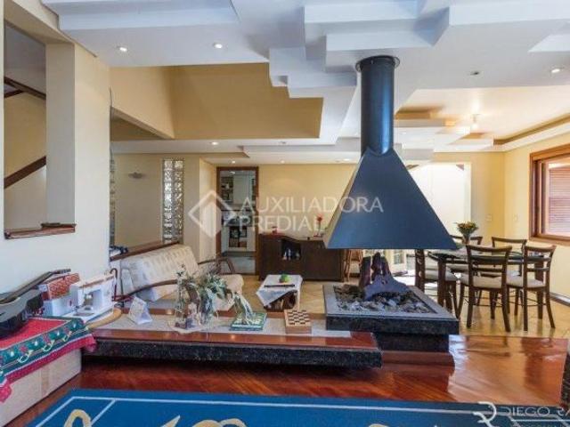 CASA COM TERRAÇO, PISCINA E LINDA VISTA PARA O GUAÍBA!