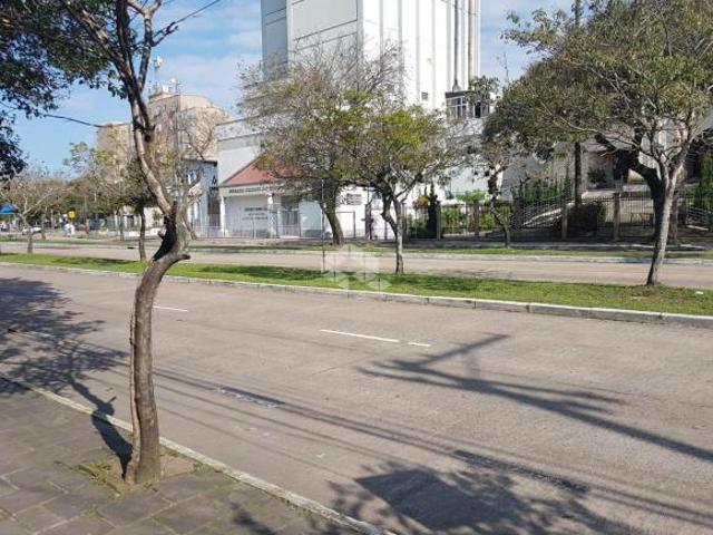 Casa com terreno na Cidade Baixa
