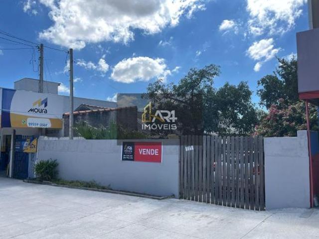 Casa com terreno à Venda no bairro Cajuru em Curitiba/PR