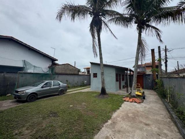 Casa com Terreno Amplo no Jardim Jamaica em Itanhaém – 3 Dormitórios, Churrasqueira