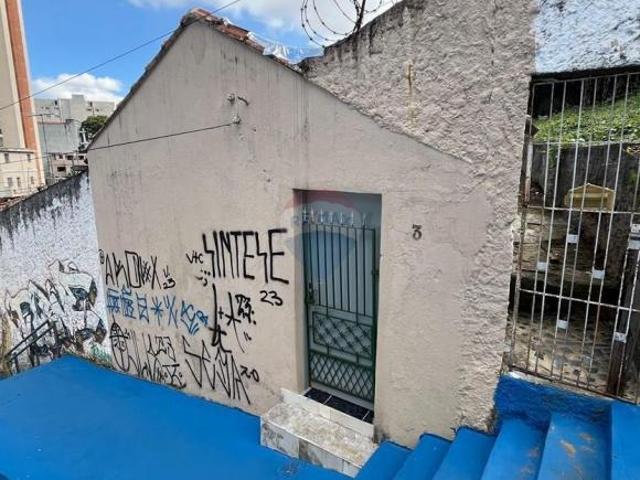 Casa com terreno amplo de 815 metros excelente para investidores / comerciantes / construtores
