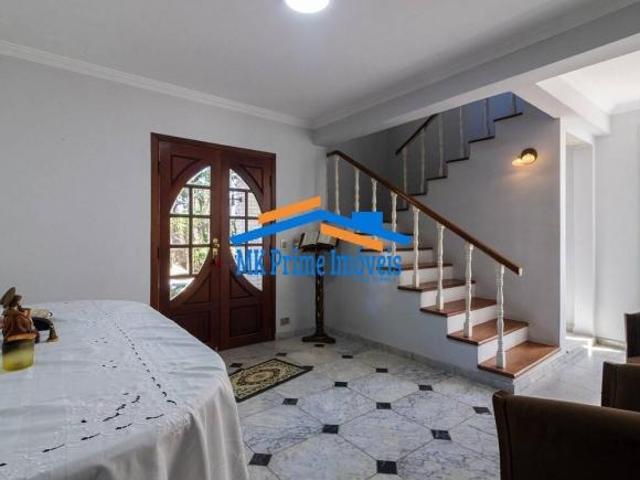 Casa com Terreno Amplo e Cozinha Gourmet – Alphaville Zero