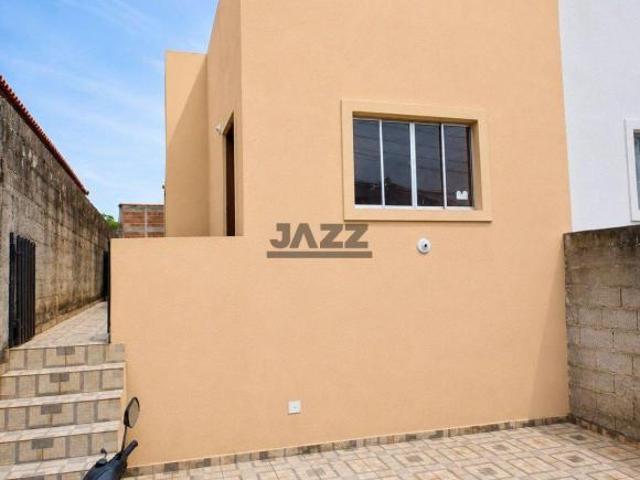 Casa com Terreno Amplo em Jacareí