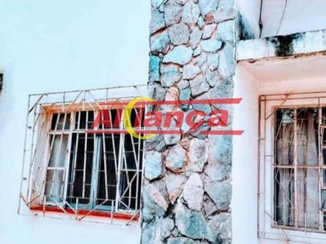 Casa com terreno amplo,ideal para reforma ou construção de um novo espaço