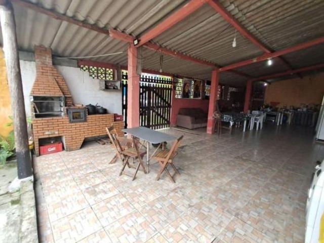 Casa com Terreno Amplo, Piscina e Área Gourmet no Verde Mar